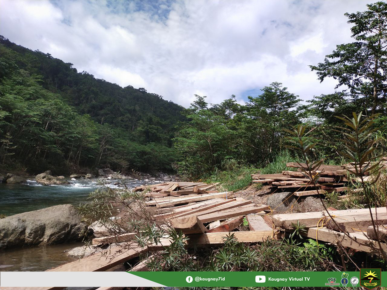 Troops confiscate Illegal logs in Gen Tinio – Centro News Online