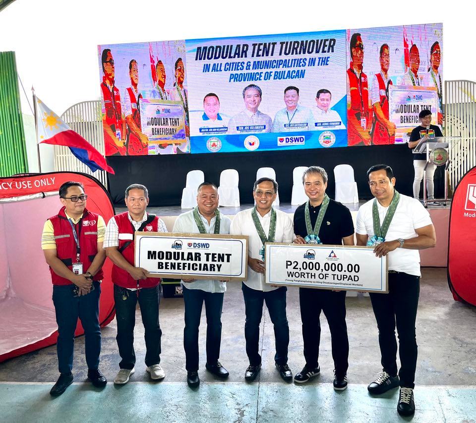 Bulacan mayors tumanggap ng 2,400 modular tents mula DSWD – Centro News ...