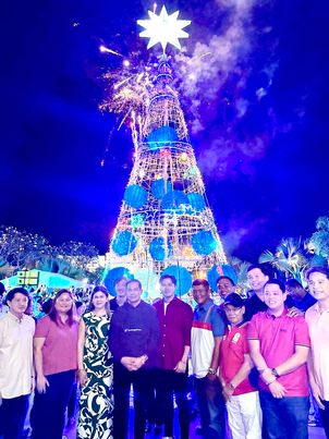 Bulacan lights up giant Christmas Tree – Centro News Online