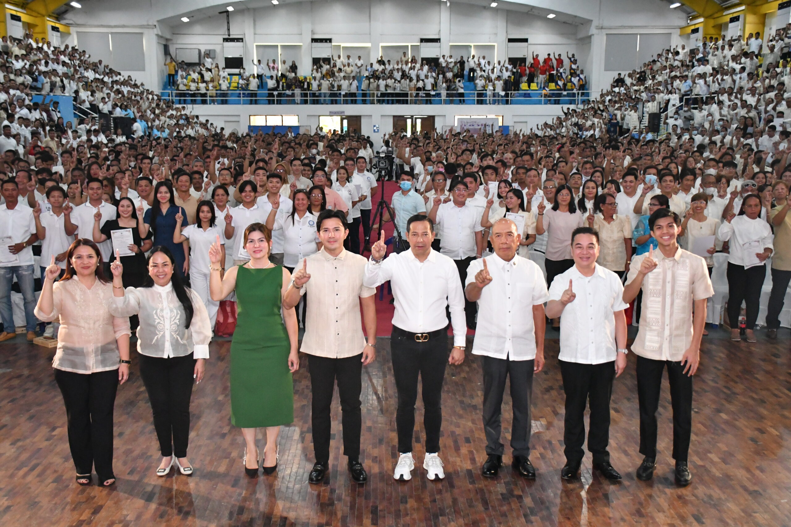 Fernando leads oath taking of Bulacan’s newly elected barangay officials