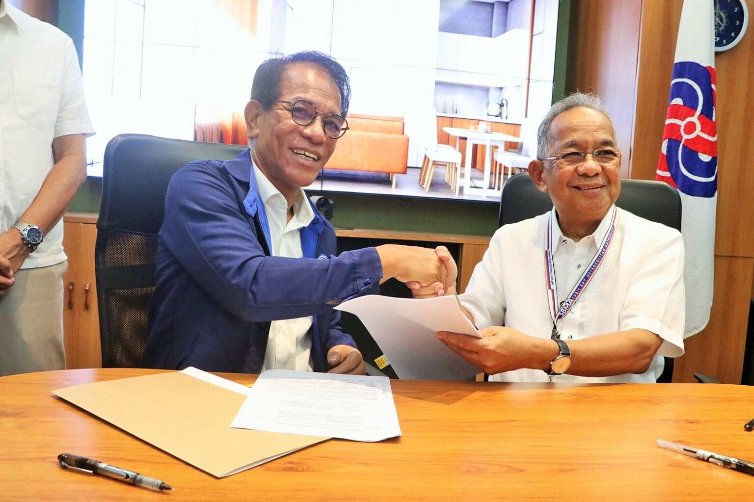 SBMA, DHSUD sign MOU on employee housing in Subic Freeport – Centro ...