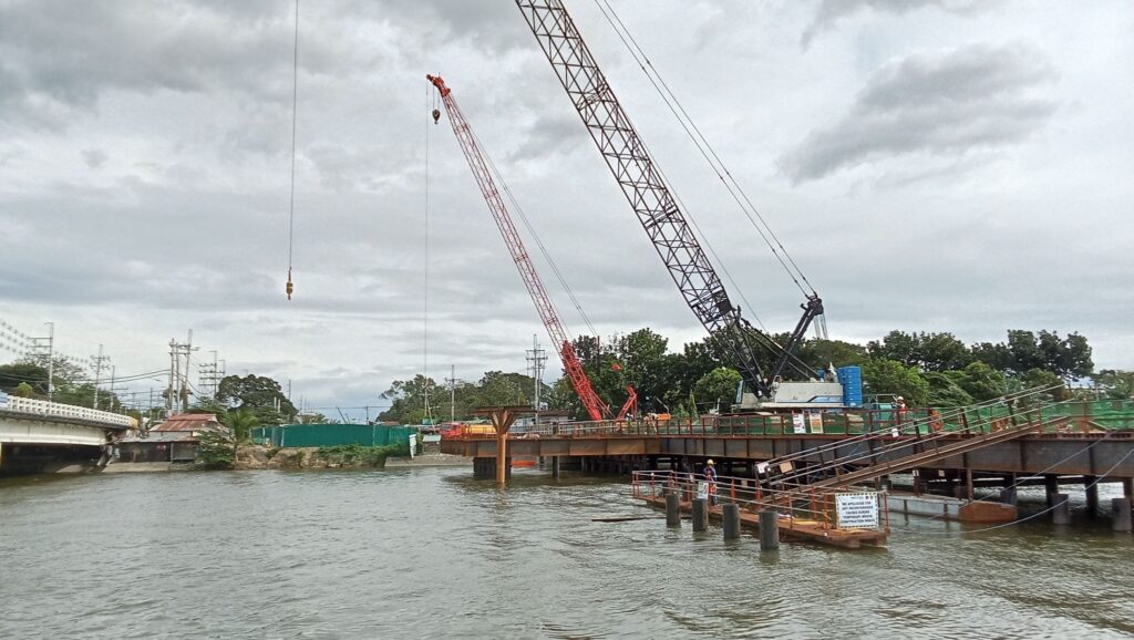 PNR prioritizes full right-of-way clearing, railway bridges for NSCR ...