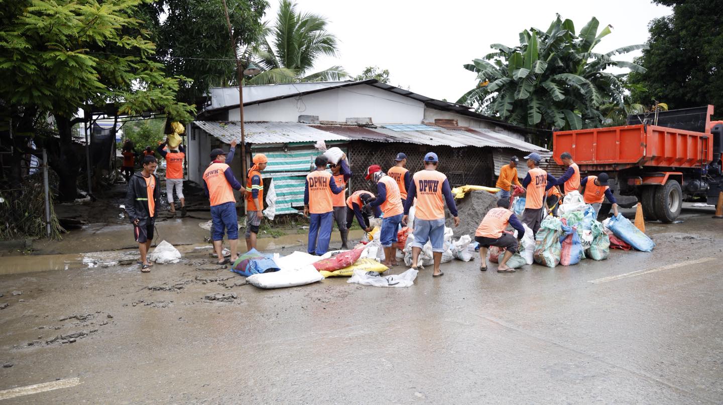 DPWH Tarlac 1st DEO assesses damage to slope protection structures ...