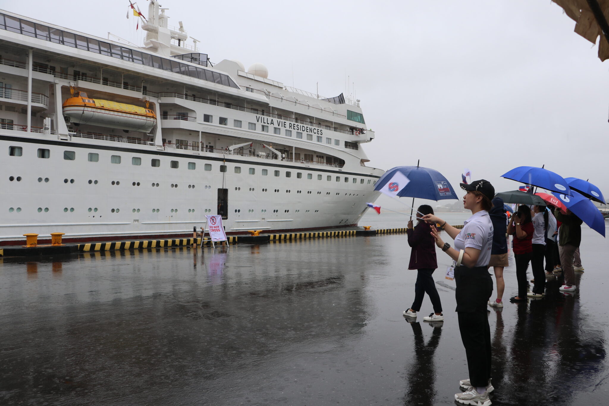 Subic Bay welcomes Villa Vie Odyssey cruise ship maiden visit – Centro ...