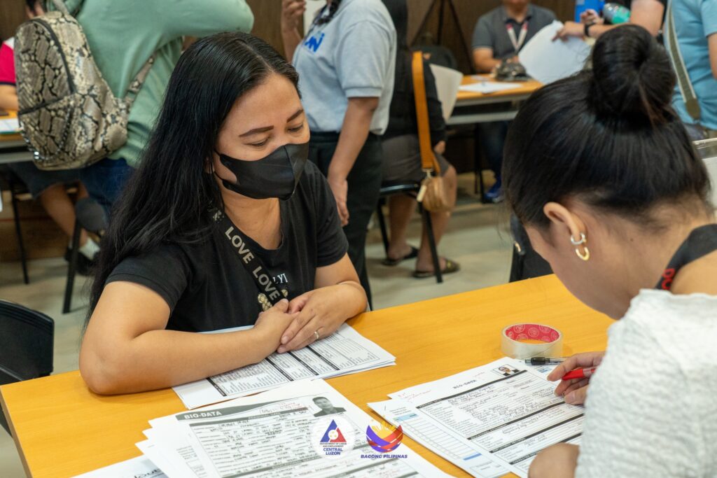 Clark job fair offers 2,930 vacancies; 20 hired-on-the-spot – Centro ...